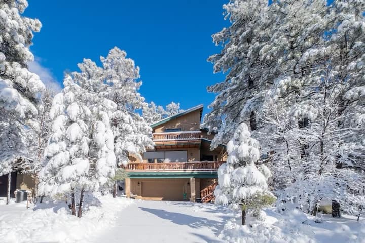 Cozy Munds Park Cabin| Fire Pit & Sunset Views - Mormon Lake, AZ
