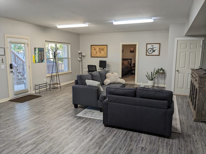 Guest Suite Near Trails & Downtown W/ Bike Storage - Rogers, AR