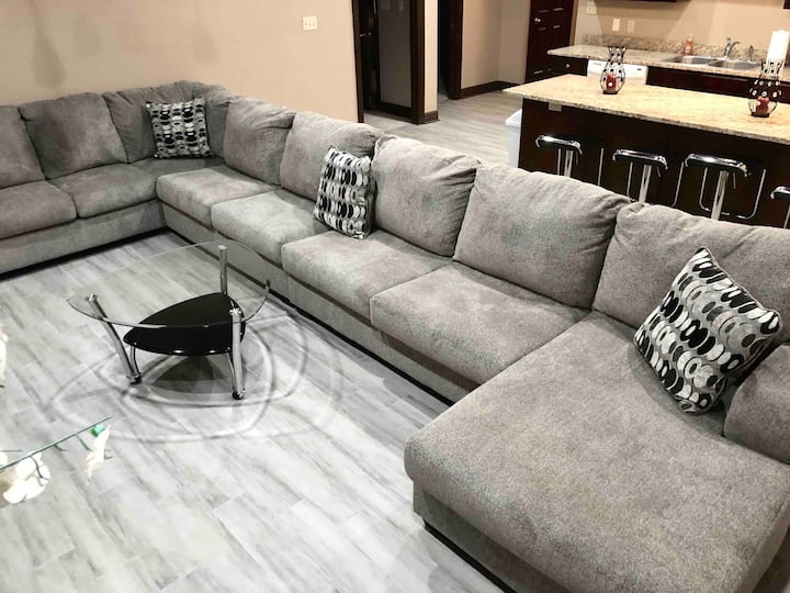 Spacious Condo On Canal & Bourbon - New Orleans, LA