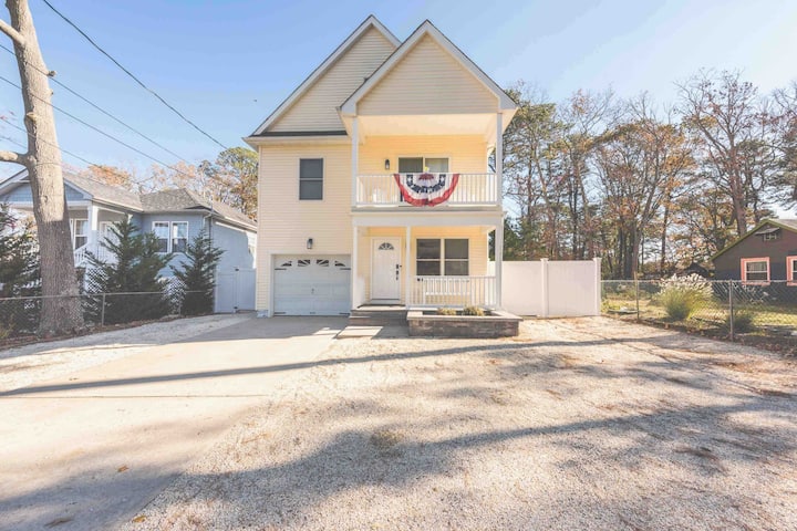 Entire 3rd Floor With Waterview Balconies - Bay Head, NJ