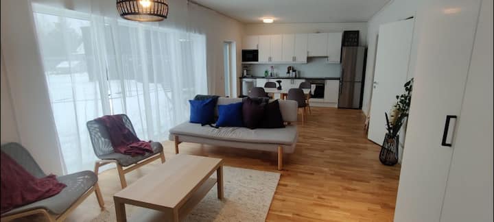 Naturnära Hus Med Sjöutsikt, 3 Rum, 5 Sovplatser. - Malmköping