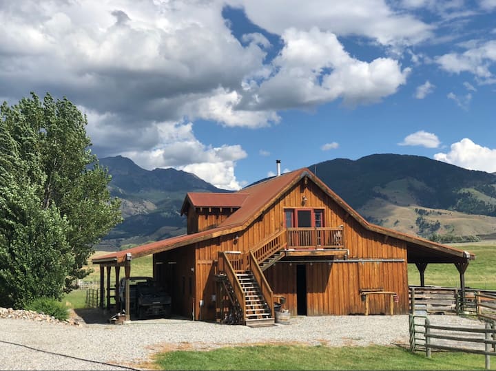 *Paradise Valley Barn Apartment* (Near Chico/ynp) - Emigrant, MT