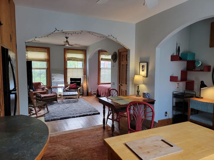 Beautiful 1-bedroom Loft In Fan District - Richmond, VA