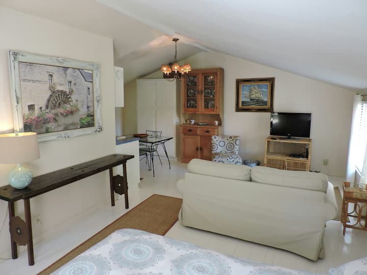 Virginia Highland. Carriage House. Fully Furnished - Atlanta, GA