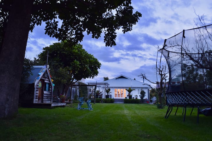 Charming Vintner’s Bungalow - Napier