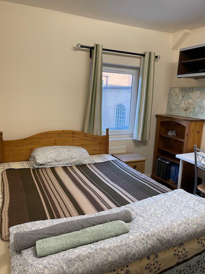 Large Guest Suite - Oxford