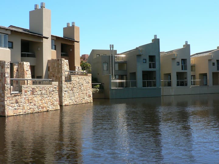 Village Heigts Apartment - Herolds Bay