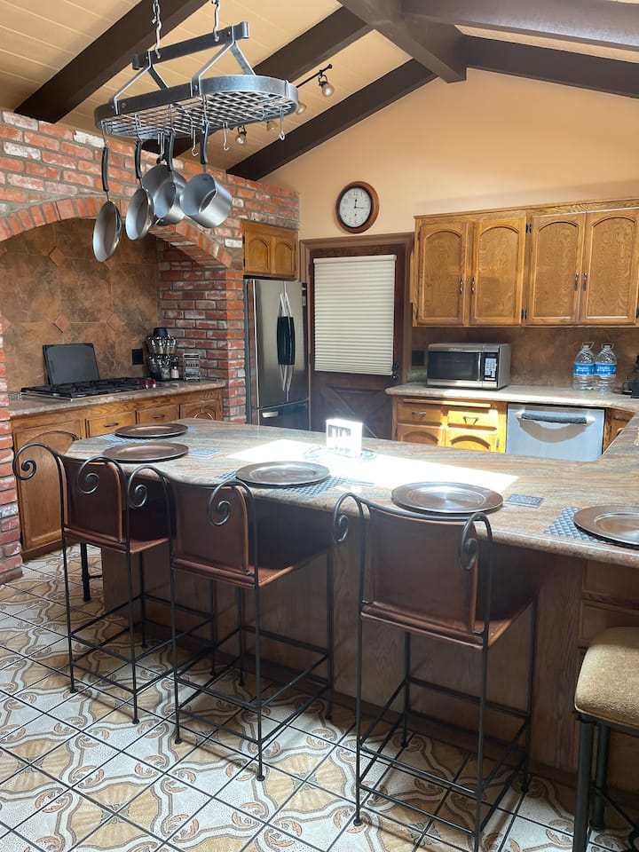 3 Guests/ 3 Beds / Private Shower - Fallbrook, CA