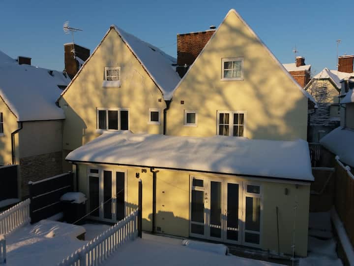 Spacious 4 Bedroom House In Town Center Location - Isle of Sheppey