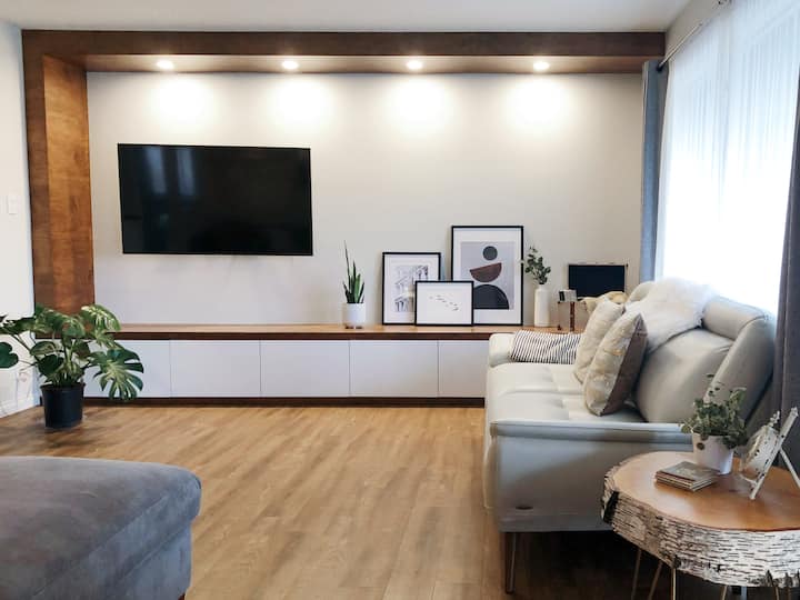 Bright, Beautiful Bungalow By Hospital - 레스브리지