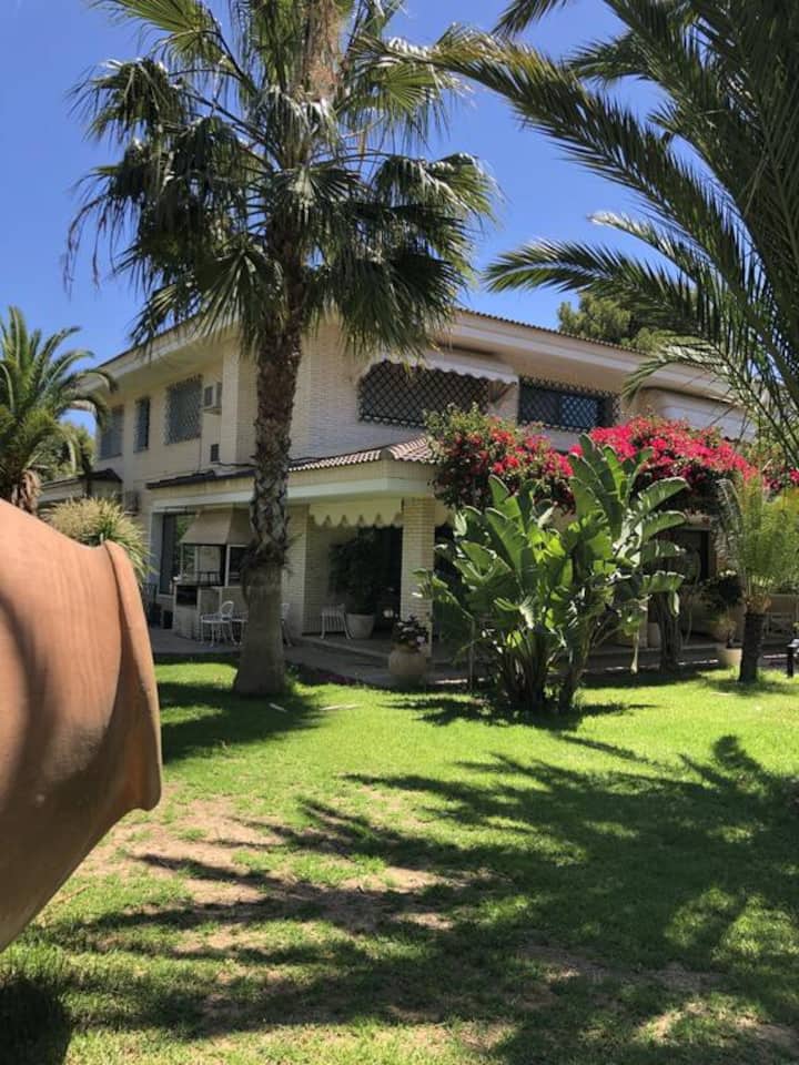 Villa With Private Oasis, 7br, Ac, Pool & Tennis - La Nucia