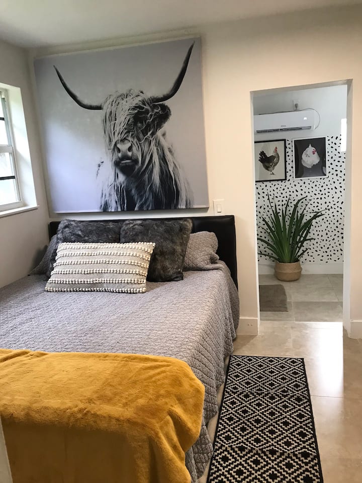 Backyard Hideaway In The Heart Of Miami - Miami, FL