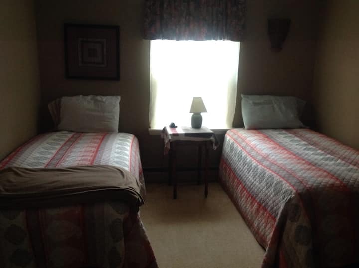 The Hudson Taylor Room - Salem, NH
