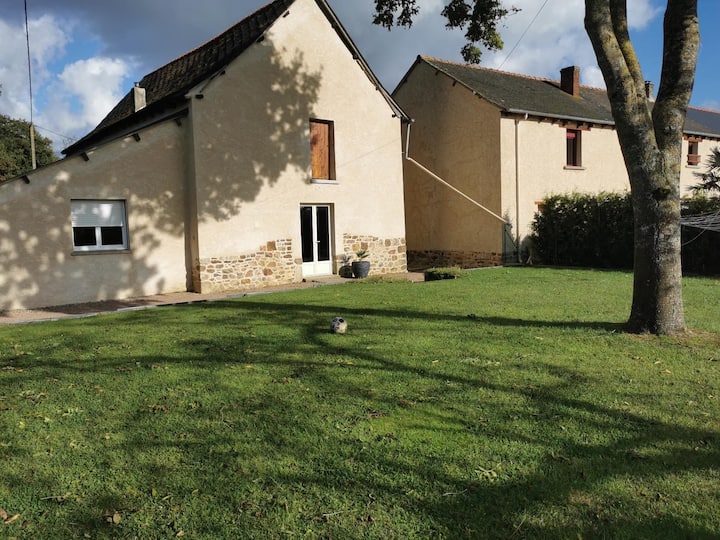 Longère En Campagne - Montauban-de-Bretagne