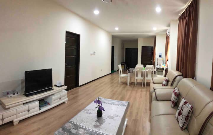 Luxury N Clean 3 Bedroom W/ Hi Spd Wifi, 8 -10 Pax - Bandar Seri Begawan