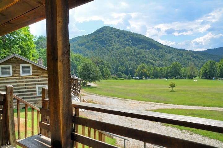 Smoky Mountain Retreat # 4 - Authentic Log Cabin In The Great Smoky Mountains - Bryson City, NC