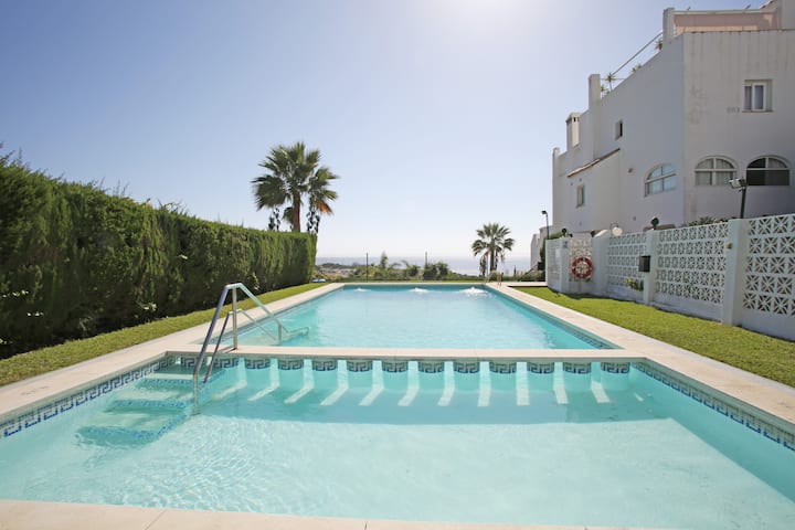 Lovely Apartment On The Beach, Near City Center - Estepona