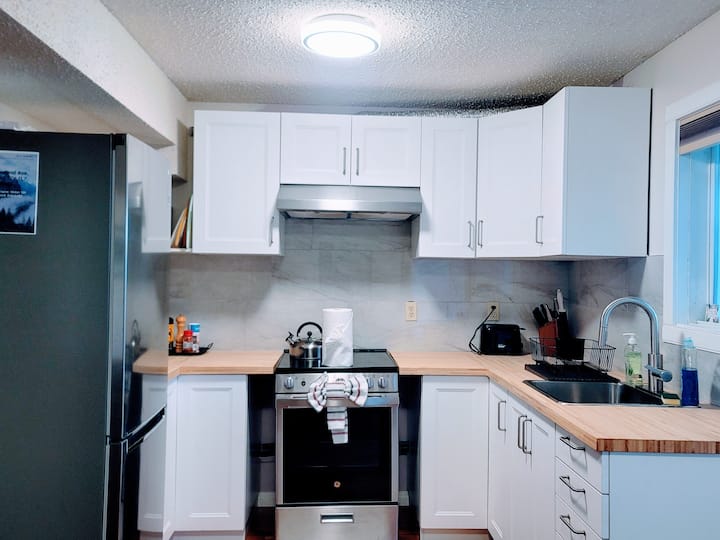 Cozy 1-br Walkout Basement, Hinton Ab - Hinton, AB, Canada