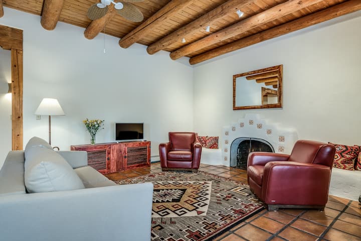 Walk To Plaza, Close To Ski, Fireplace, A/c, Deck! - Santa Fe, NM