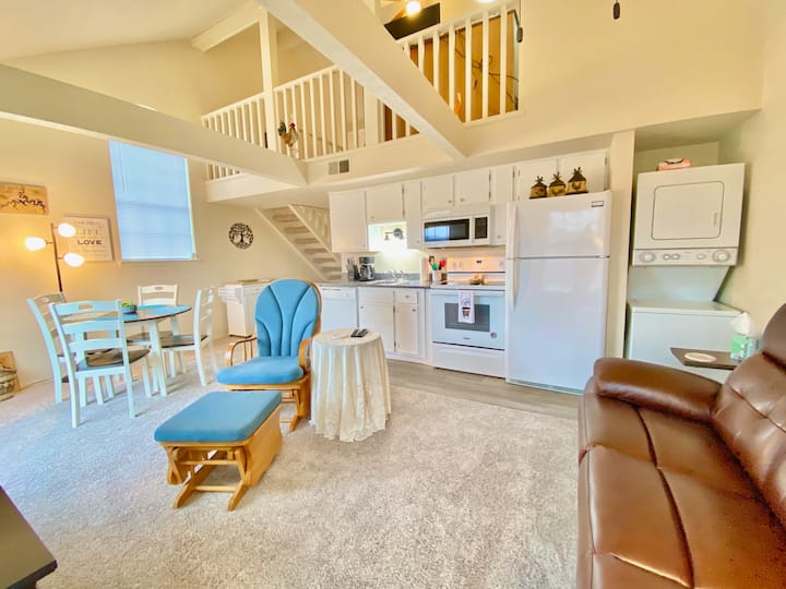 Cozy 2/2 Condo With Pond View! - Branson, MO