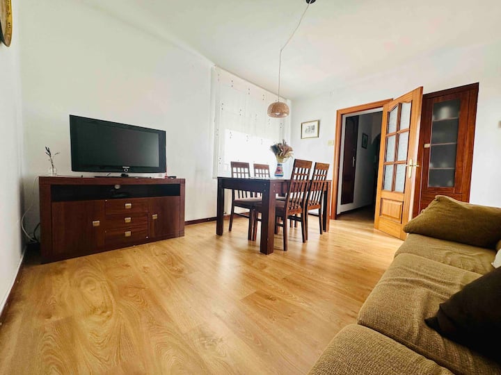 Cómodo Apartamento Con Terraza - Tremp