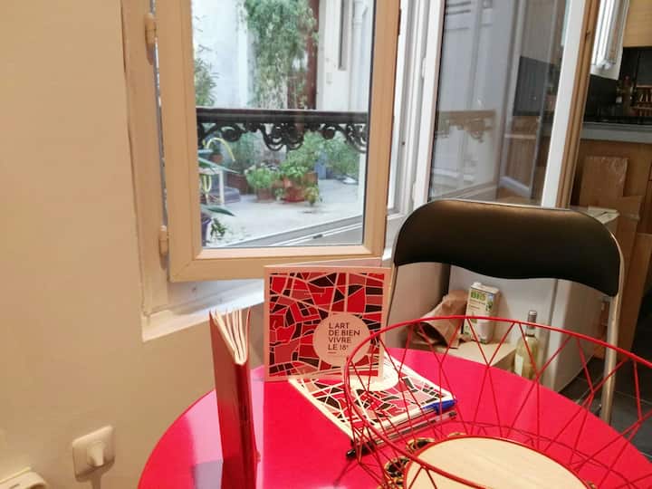 Appartement Au Calme D'une Cour Fleurie. - Paris 20e Arrondissement