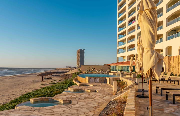 Beachfront 15th Floor Condo With Amazing Views! - Playas de Tijuana