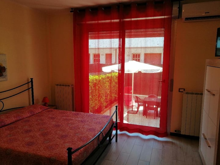 Max&ro 2  Monolocale A 300 M. Dal Mare ! - Massa