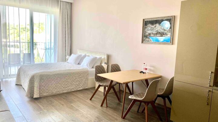 Апартамент на море, питание , свой Пляж ,бассейн . - Sochi