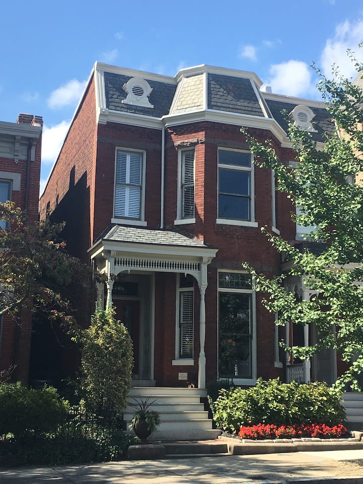 1894 Church Hill Row House Near Downtown - Richmond, VA