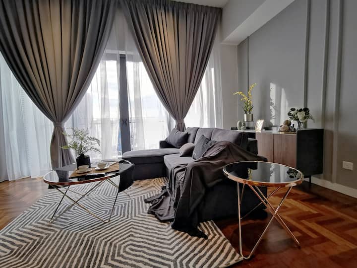 Admire Amazing Klcc View From A Retro-modern Flat - Malaysia