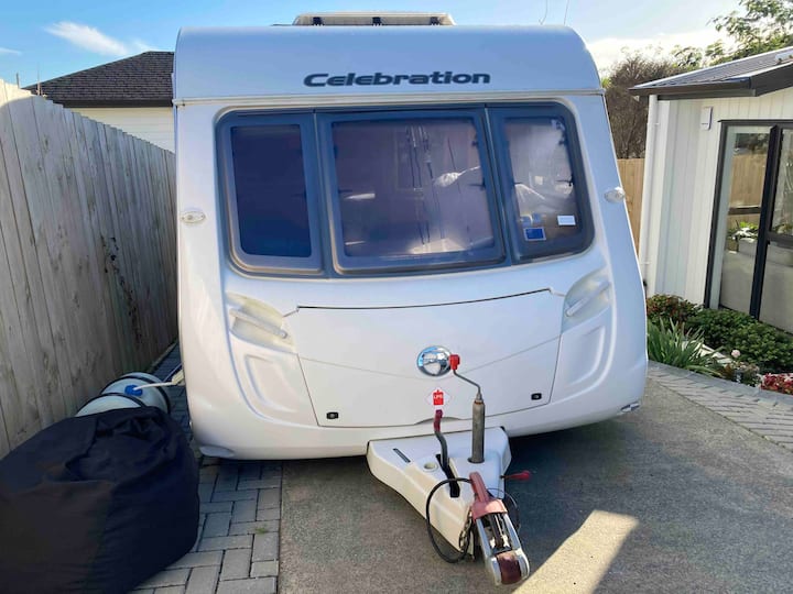 Tucked Away Caravan - Auckland