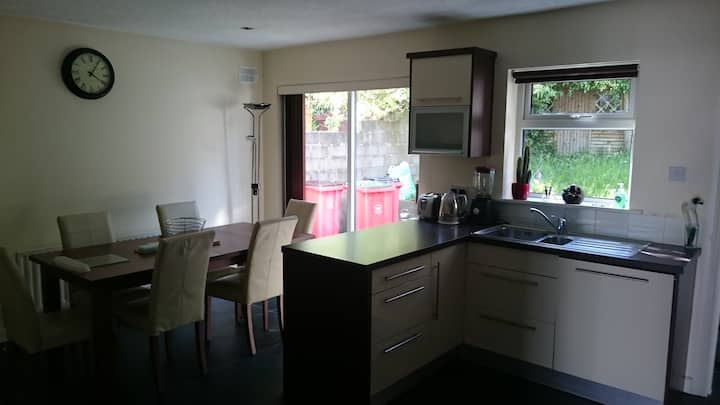 Double Room In A 'Home Away From Home' - Galway