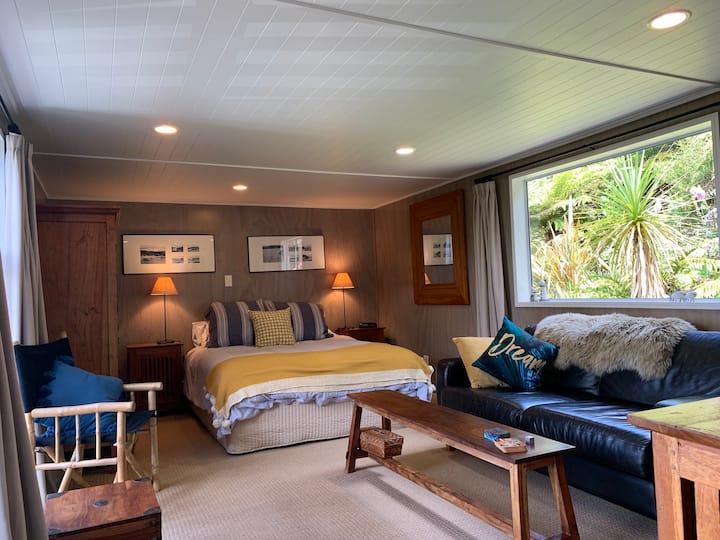 The Bach -Port Of Call - Stewart Island / Rakiura