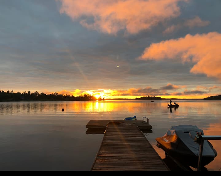 Waterfront Buckhorn Lake Cottage In The Kawarthas - Bobcaygeon