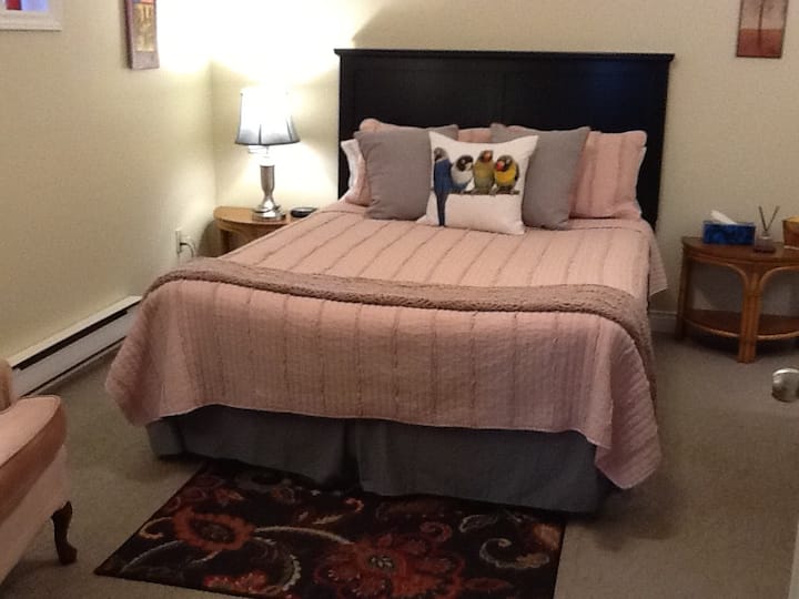 Charming Room In Cozy Bungalow - Hampton