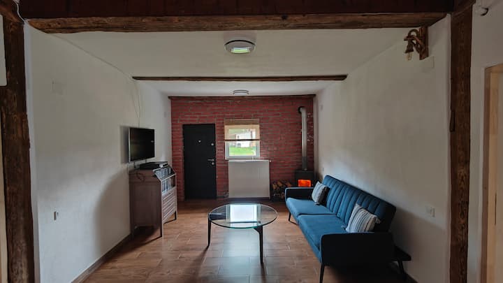 Themoonlightcabin2023 - Peștera