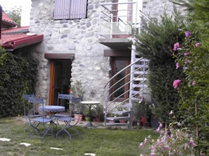 Appartement En R.d.j. Dans Maison Individuelle - Chamrousse