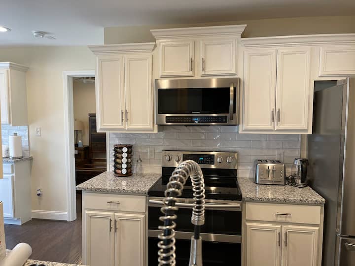 Newly Updated Ranch House In East Charlotte - Charlotte, NC