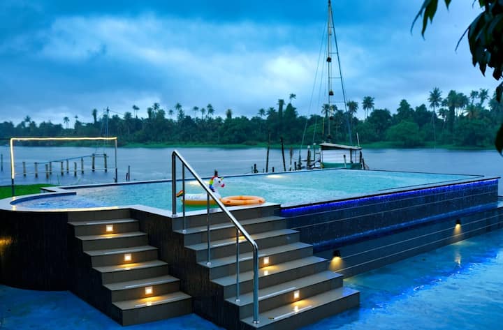 The Riverview Residency - Waterfront Pool Villa - 