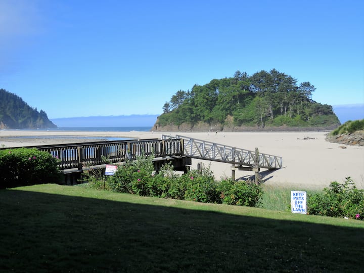 Oceanfront Ground Floor And Pet Friendly! #116 - Neskowin Beach, OR