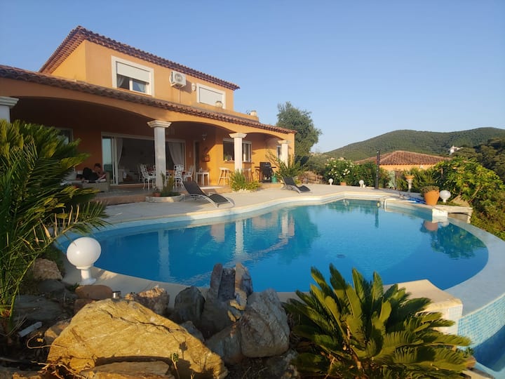 Superbe Villa Avec Piscine Entre Colline Et Mer - La Londe-les-Maures