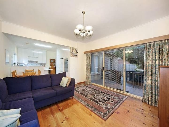 Great House In Bentleigh East - Mordialloc