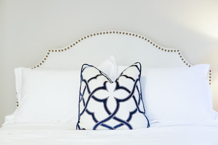 Gorgeous Historic Midtown Apartment! 1b/1b - Sacramento, CA