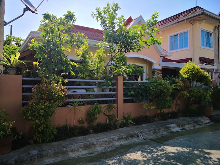 Cozy And Spacious Entire House Calamba Laguna - Calamba