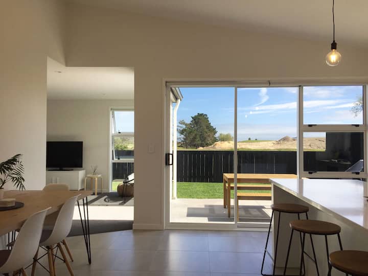 Modern Mount Home - Luxury Beach Family Getaway! - Mount Maunganui