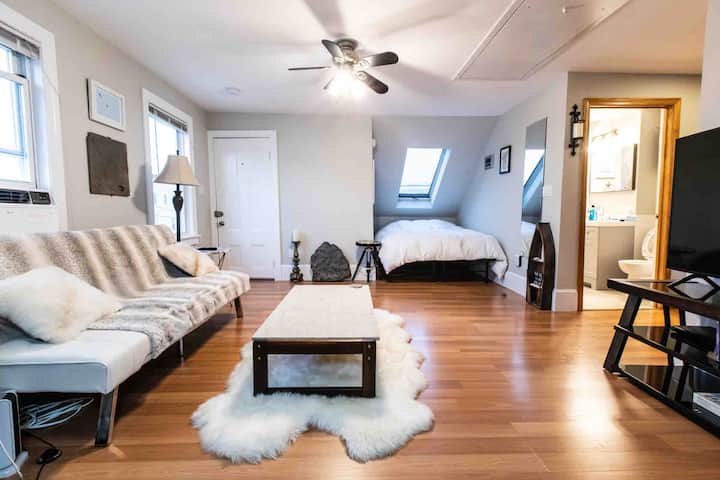 Modern Seaside Penthouse Condo (Historic Salem) - Marblehead, MA