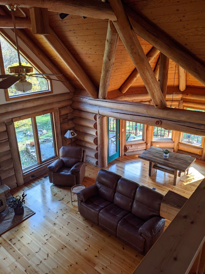 Log Home, Individual Bedroom & Bathroom. Hot Tub! - Delaware, OH