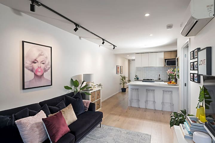 Collingwood Apartment With City Views - Melbourne