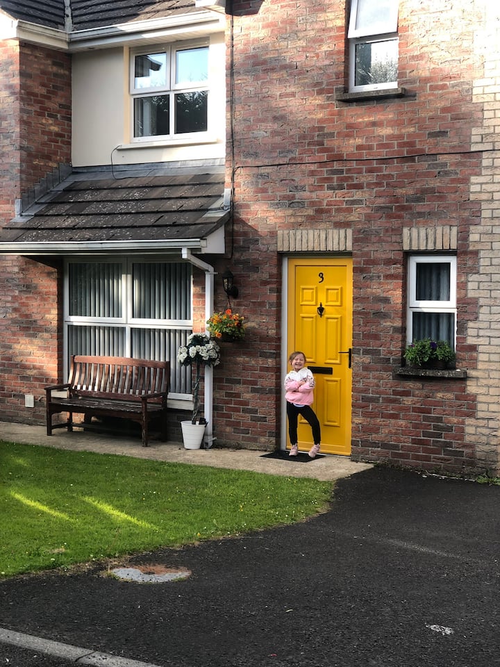 Cosy Modern, Recently Renovated - The Yellow Door - Derry